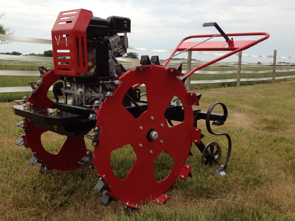 V-Tractor Takes on the Ants – Malawi Project